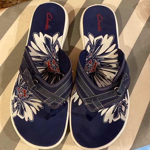 Clarks | Shoes | Clarks Summer Blue Floral Design Sandal Cushioned ...